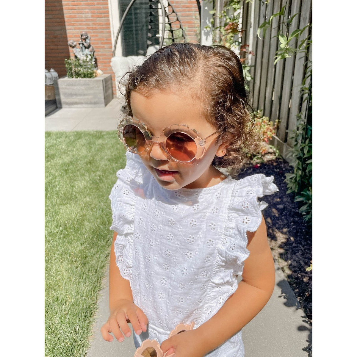 Eco Toys Schelp Roze 2-6 jr Kinderzonnebril | MamaLoes